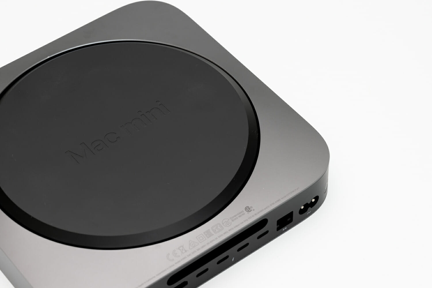 Mac mini 2020年モデルのメモリを換装・増設する手順 | でこにく