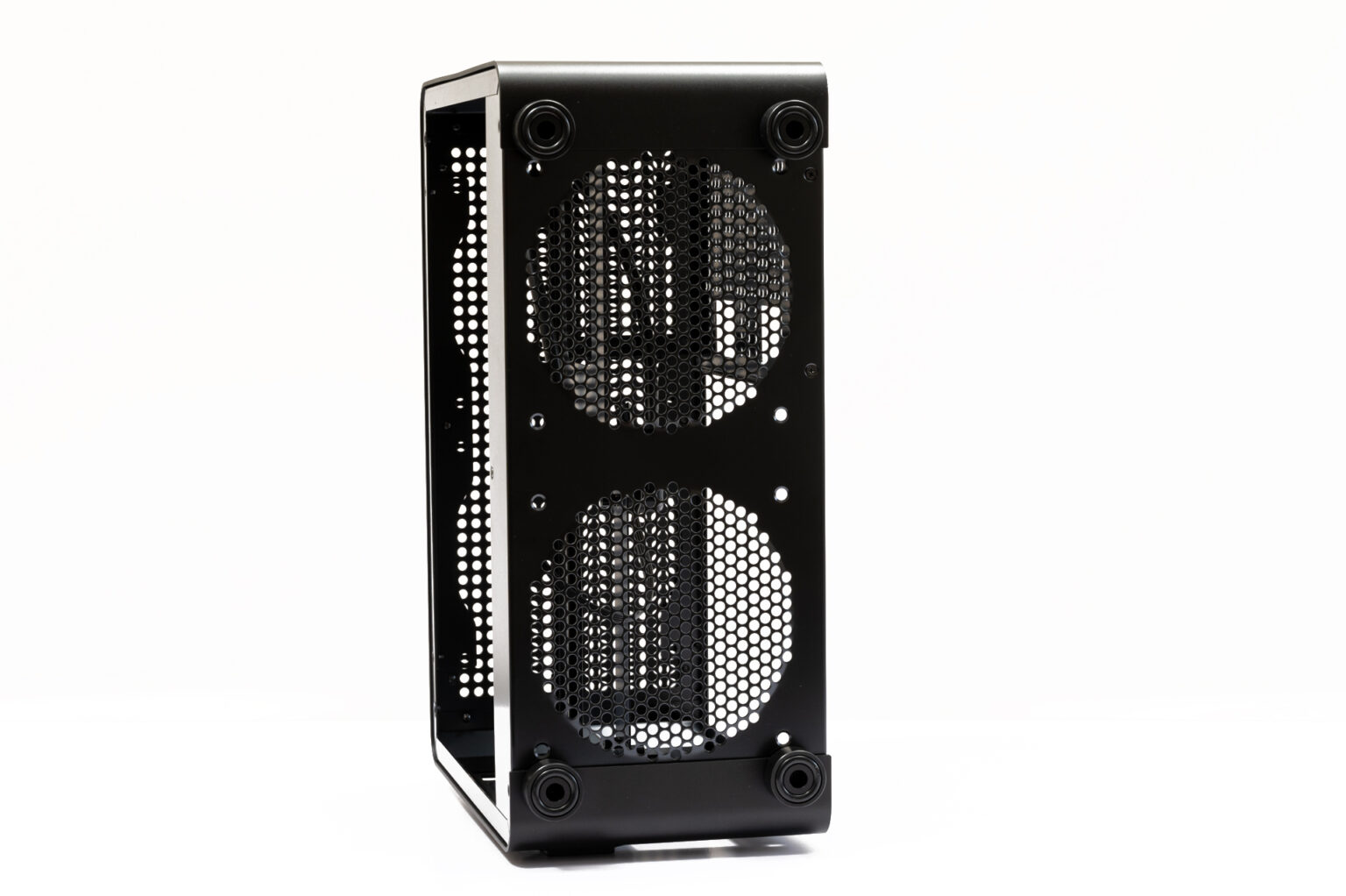 GEEEK CASE G1 SE レビュー。容量11.3Lながら325mmまでのグラボが搭載できるコンパクトなPCケース | でこにく