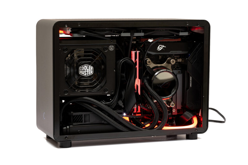 GEEEK CASE G1 SE レビュー。容量11.3Lながら325mmまでのグラボが搭載できるコンパクトなPCケース | でこにく