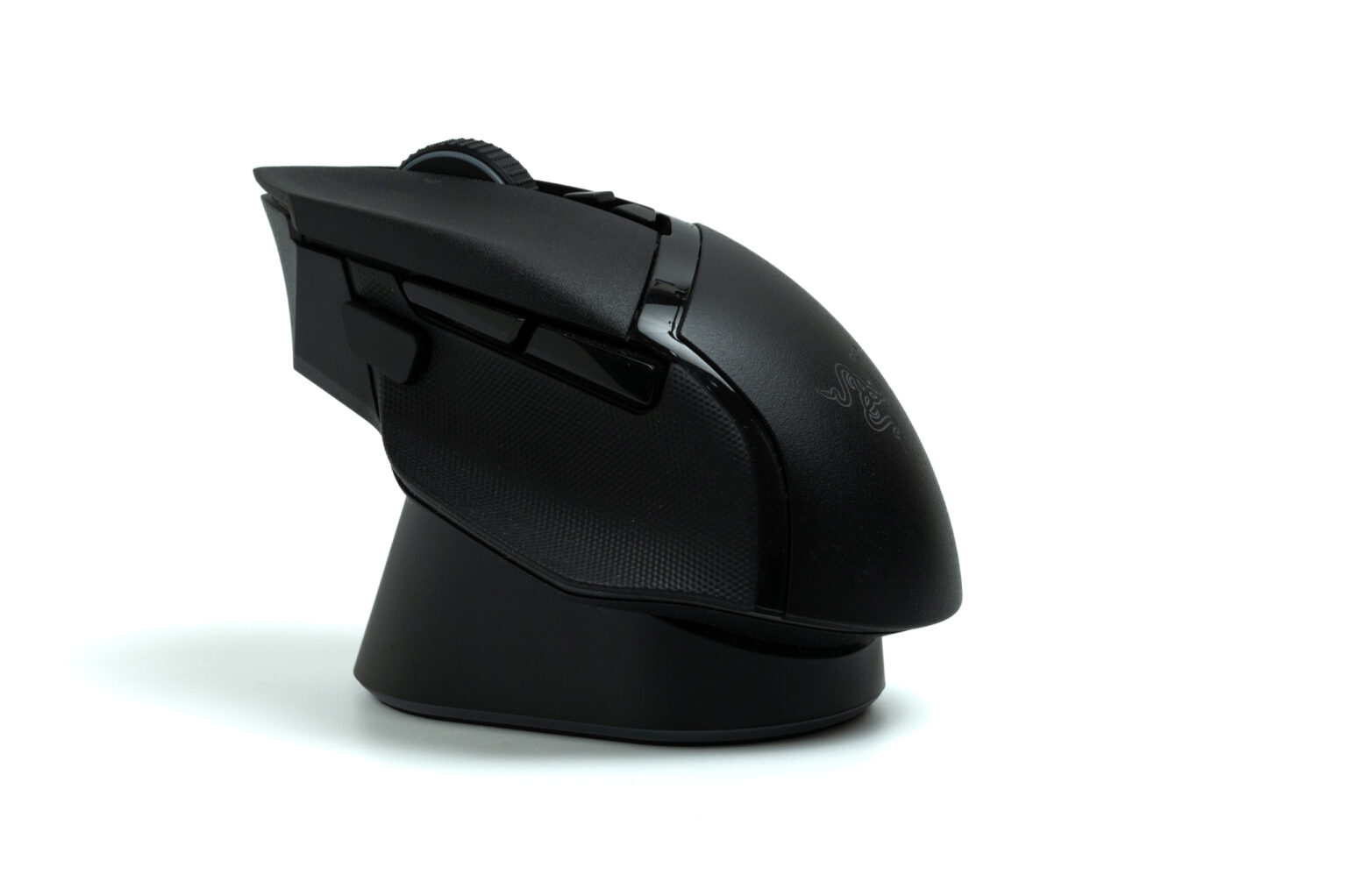 Razer Mouse Dock Pro レビュー：Basilisk V3 Proユーザーには必須レベルなマウスドック | でこにく