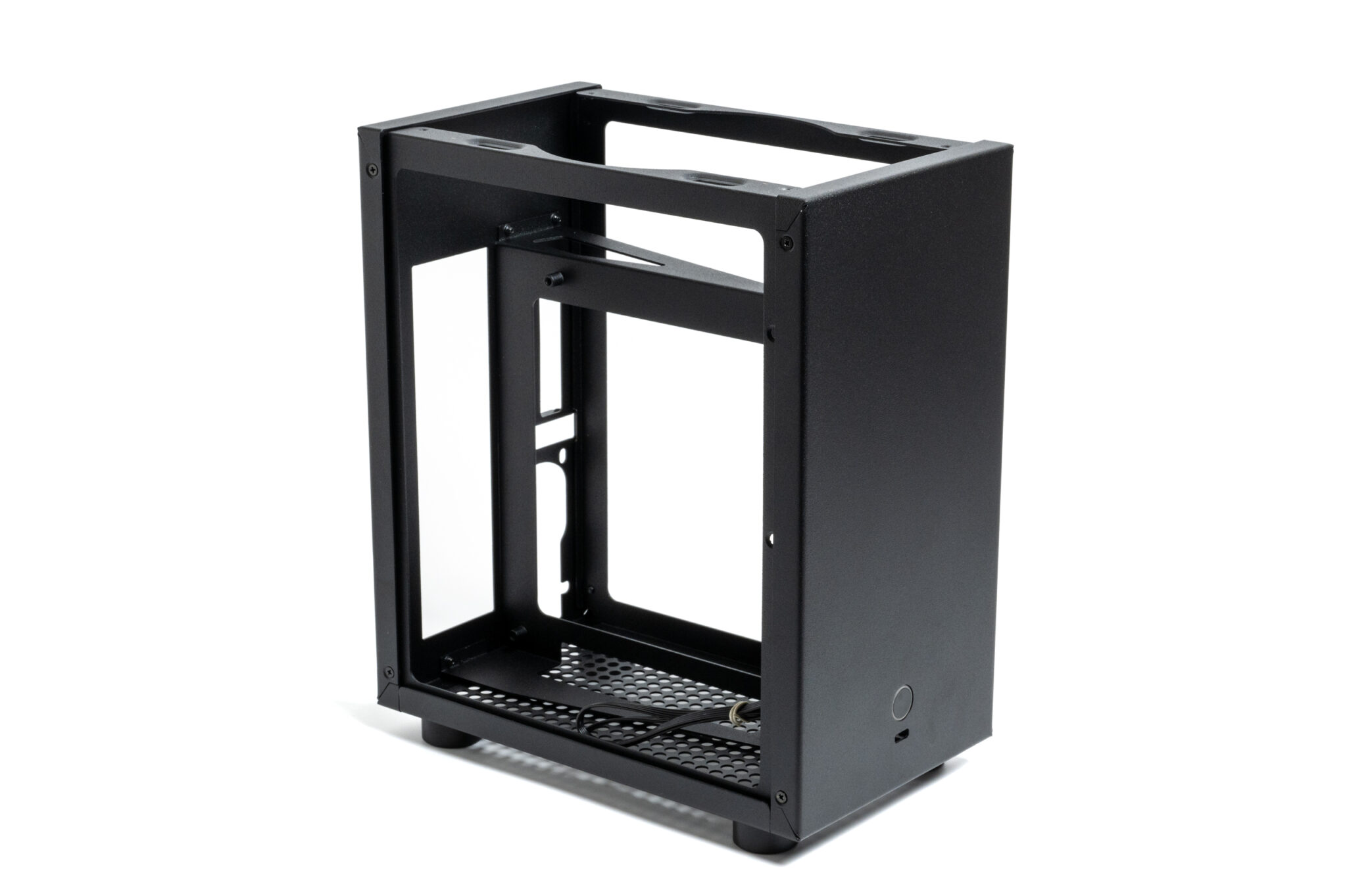 容量6.7LのSFFケース GEEEK M21 で超コンパクトなゲーミングPC組んだ | でこにく