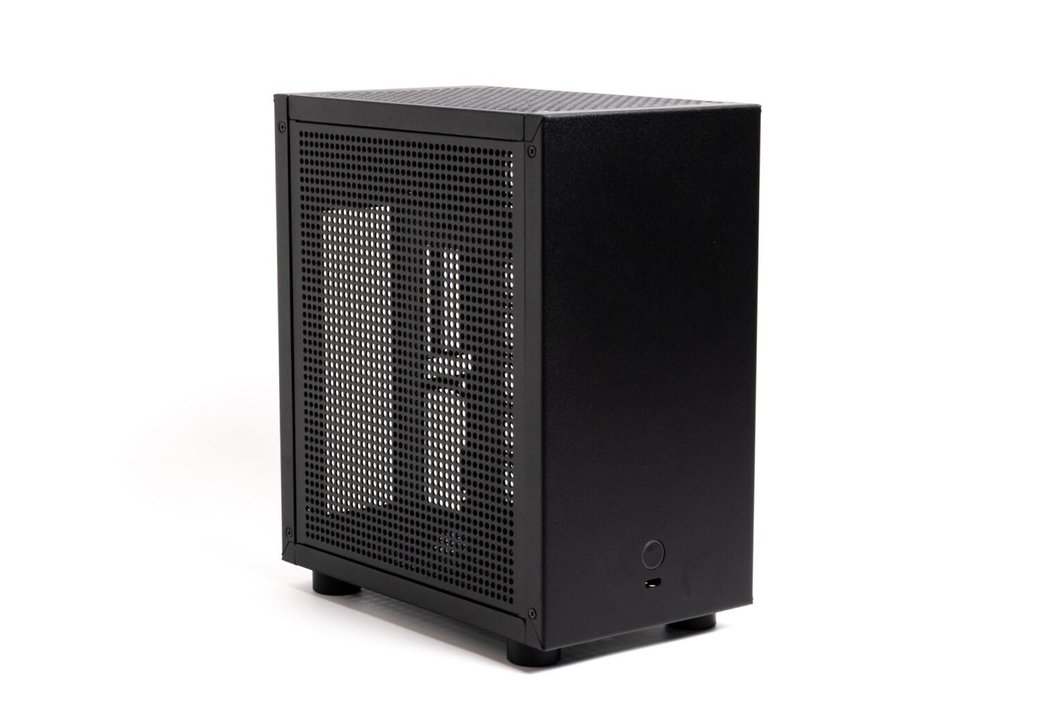 容量6.7LのSFFケース GEEEK M21 で超コンパクトなゲーミングPC組んだ | でこにく