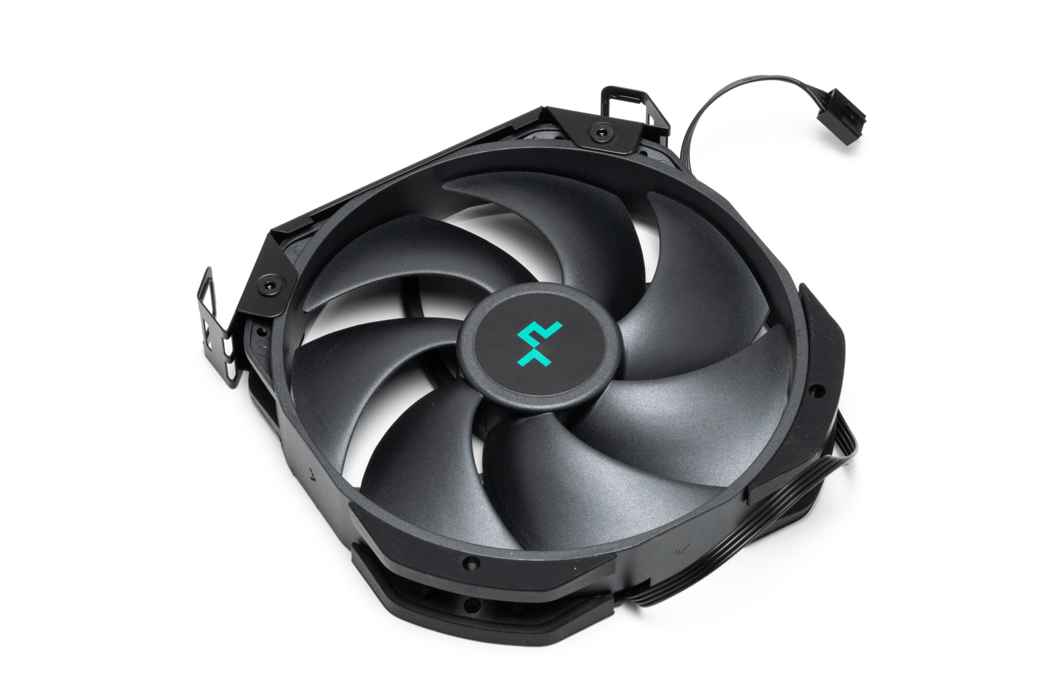 ディスプレイがかっこいい！よく冷える！DeepCoolのハイエンド空冷CPUクーラーASSASSIN IV VC VISIONを買った | でこにく