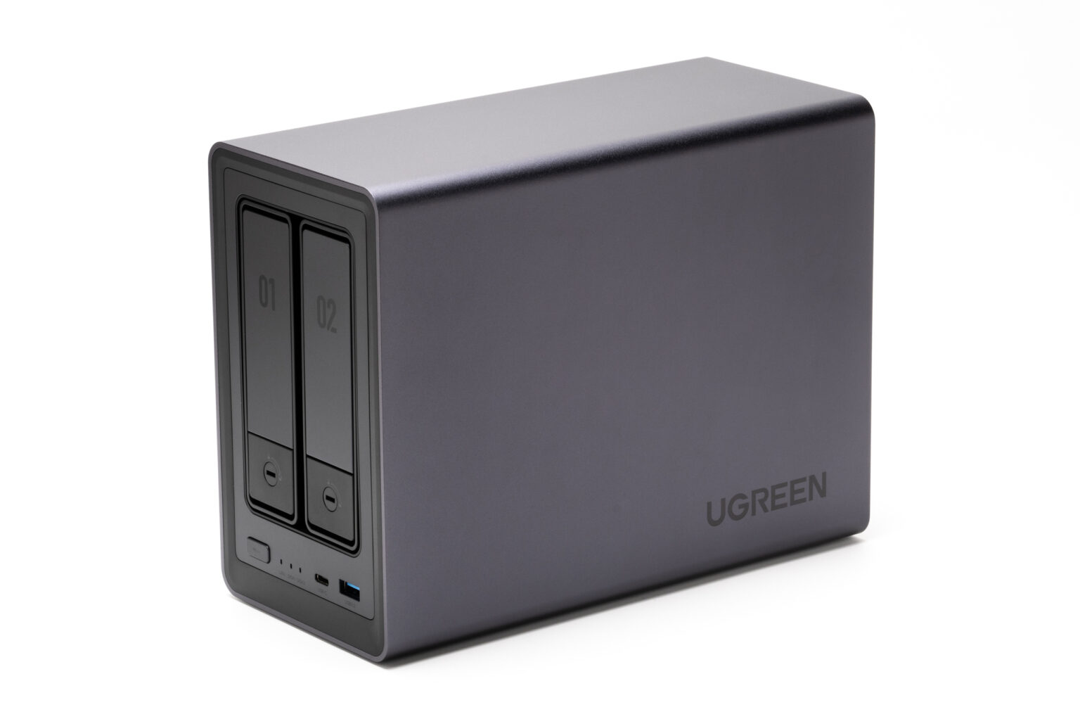 UGREEN NASync DXP2800レビュー｜初心者にもおすすめな小型・高性能NASを実機検証 | でこにく