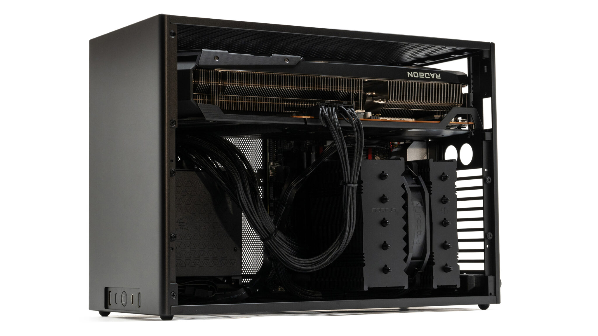 NCASE M2で組む小型ゲーミングPC｜ビルド編 | でこにく